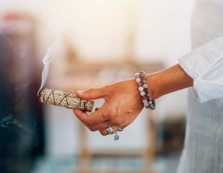 20 Symbols Of Purity: What They Mean And How To Use Them